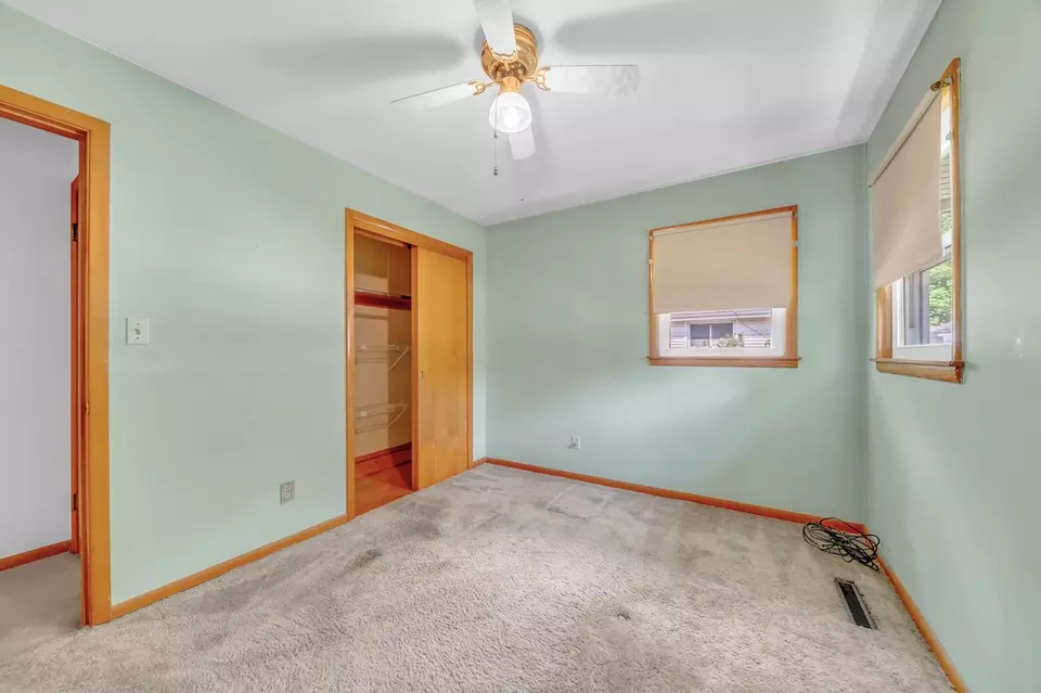 556 W River St, Bourbonnais, IL 60914 | 20 Photos - Movoto
