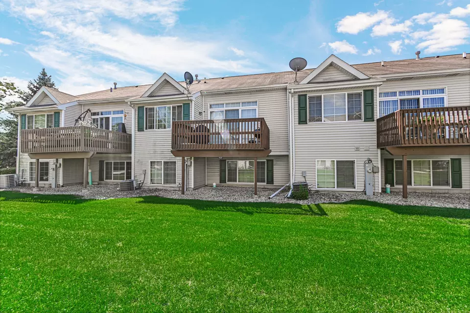 5228 Southwick Ct, Matteson, IL 60443 | MLS# 12458577 | 16 Photos - Movoto