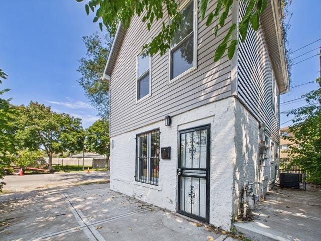 1715 E 70th St, Chicago, IL 60649 | MLS# 12472361 | 17 Photos - Movoto