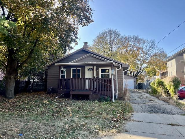 915 Morgan St, Normal, IL 61761 | MLS# 12515601 | 43 Photos - Movoto