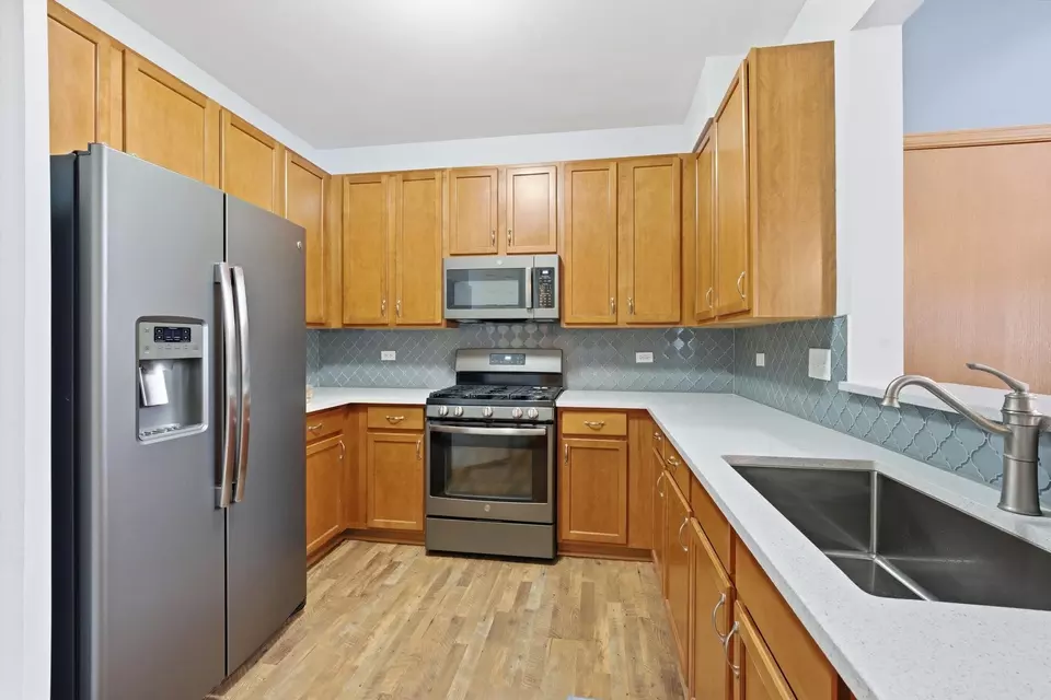 1110 Colonial Dr, Joliet, IL 60432 | MLS# 12536720 | 36 Photos - Movoto