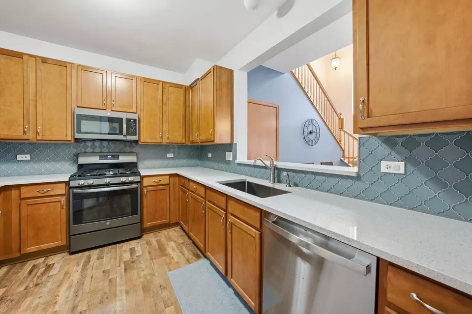 1110 Colonial Dr, Joliet, IL 60432 | MLS# 12536720 | 36 Photos - Movoto