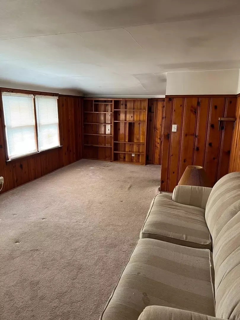 2060 Broadway St, Blue Island, IL 60406 | MLS# 12543941 | 15 Photos ...
