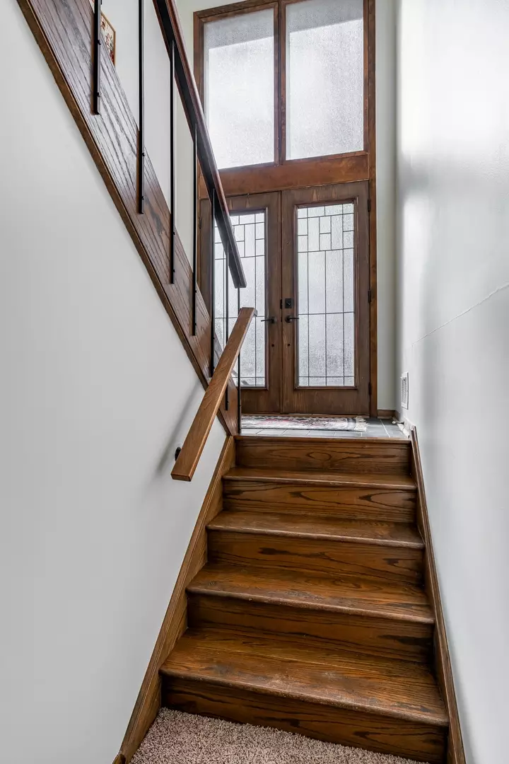 3503 53rd St, Moline, IL 61265 | MLS# 12548707 | 35 Photos - Movoto