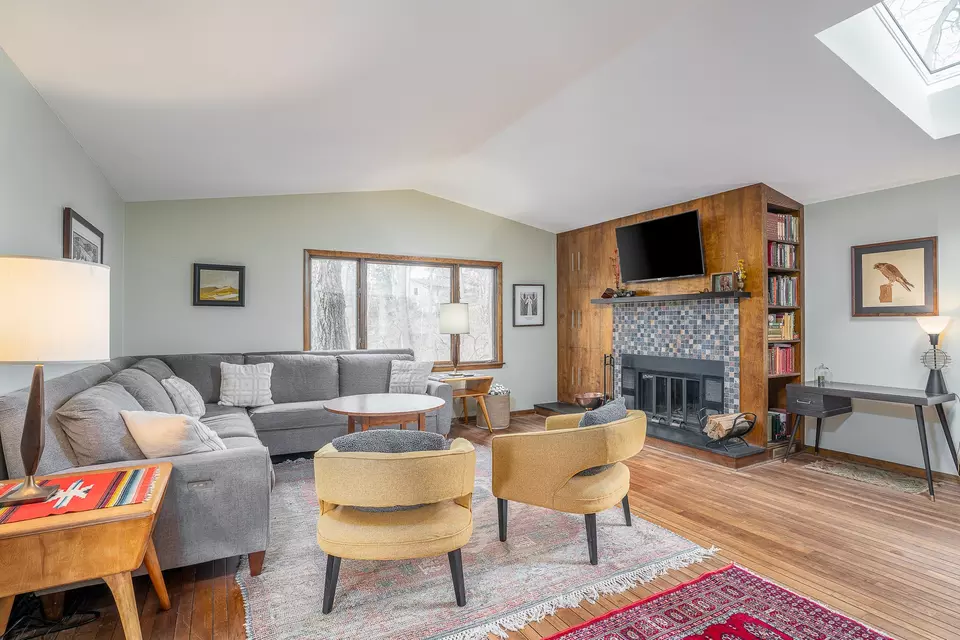 3503 53rd St, Moline, IL 61265 | MLS# 12548707 | 35 Photos - Movoto