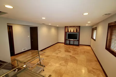 12511 S Mayfield Ave, Alsip, IL 60803 | MLS# 12654751 | 24 Photos - Movoto
