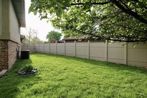 12511 S Mayfield Ave, Alsip, IL 60803 | MLS# 12654751 | 24 Photos - Movoto