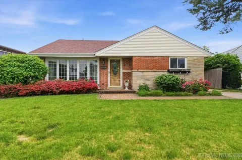 7528 Churchill St, Morton Grove, IL 60053 | MLS# 12663131 | 26 Photos ...
