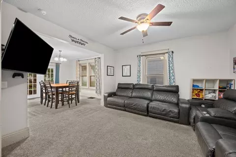 506 E Rusholme St, Davenport, IA 52803 | MLS# 12679211 | 27 Photos - Movoto