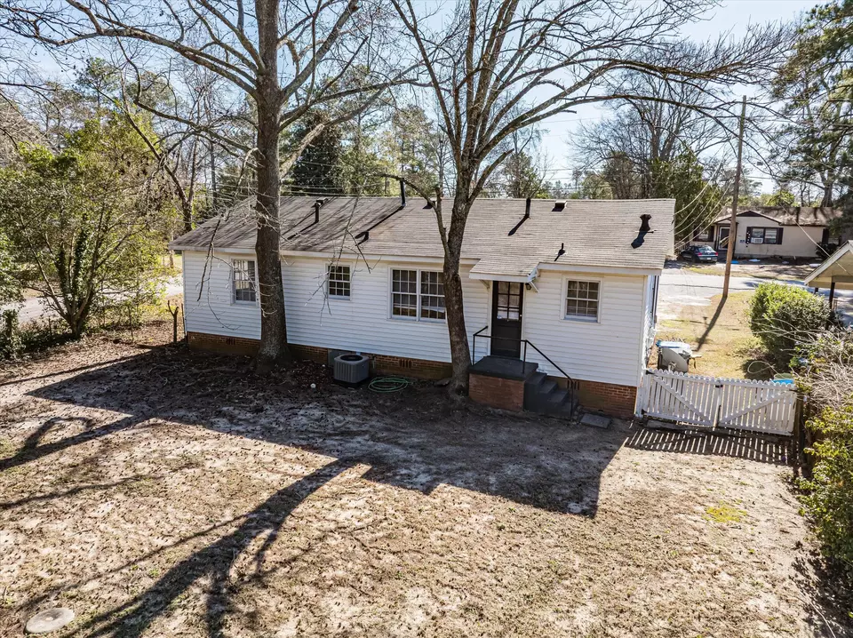 3209 Briarcliff Dr, Augusta, GA 30909 | 33 Photos - Movoto