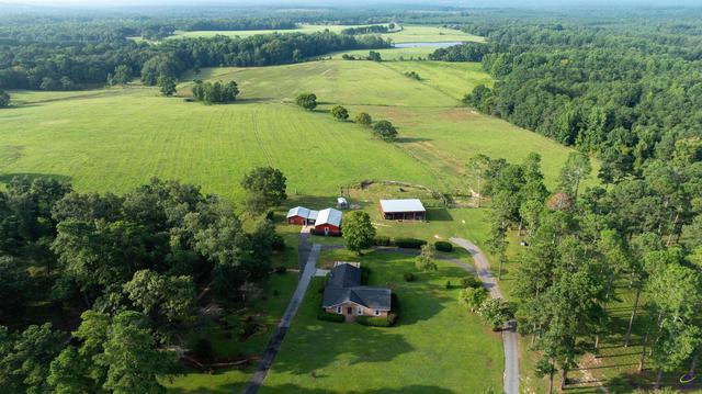 1077 W Wire Rd, Butler, GA 31812 | 62 Photos - Movoto