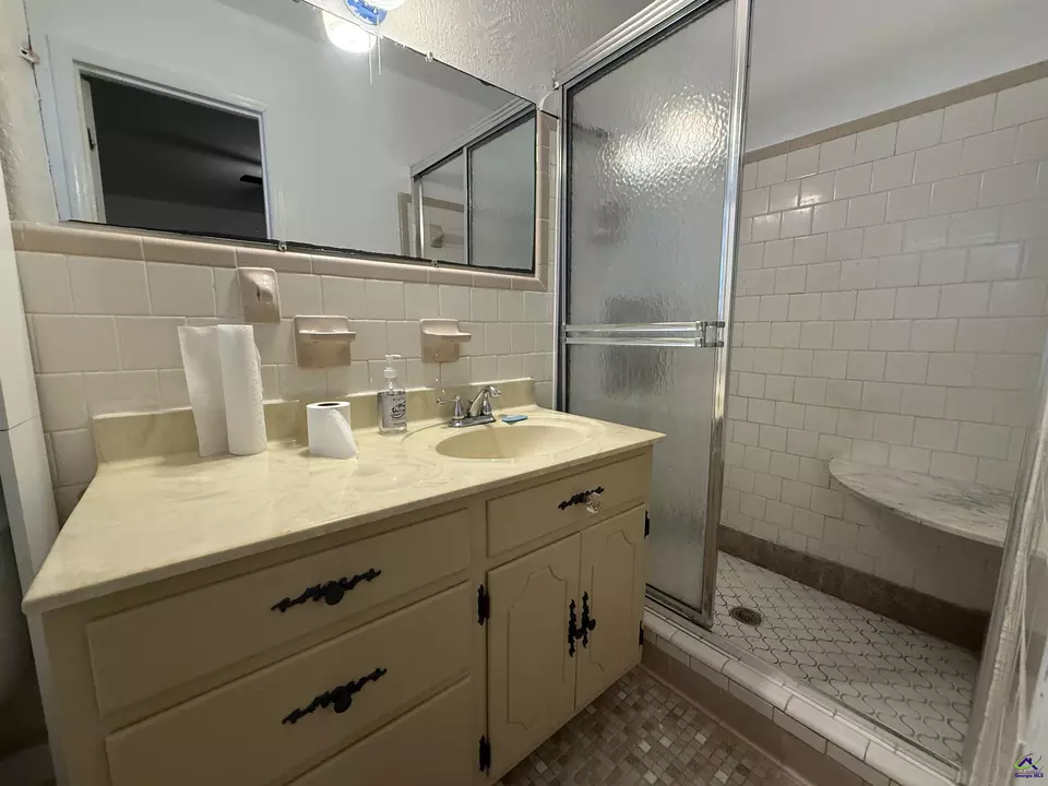 1977 Thomas Dr, Macon, GA 31217 | MLS# 260230 | 65 Photos - Movoto
