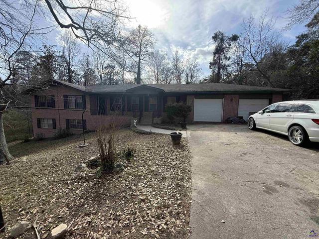 1977 Thomas Dr, Macon, GA 31217 | MLS# 260230 | 65 Photos - Movoto