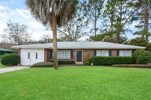 3231 Wisteria Ave, Brunswick, GA 31520 | 18 Photos | MLS #1637771 - Movoto