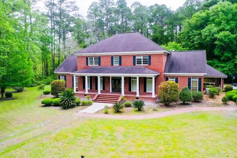 595 Hillmont Dr, Waycross, GA 31503 | 71 Photos - Movoto