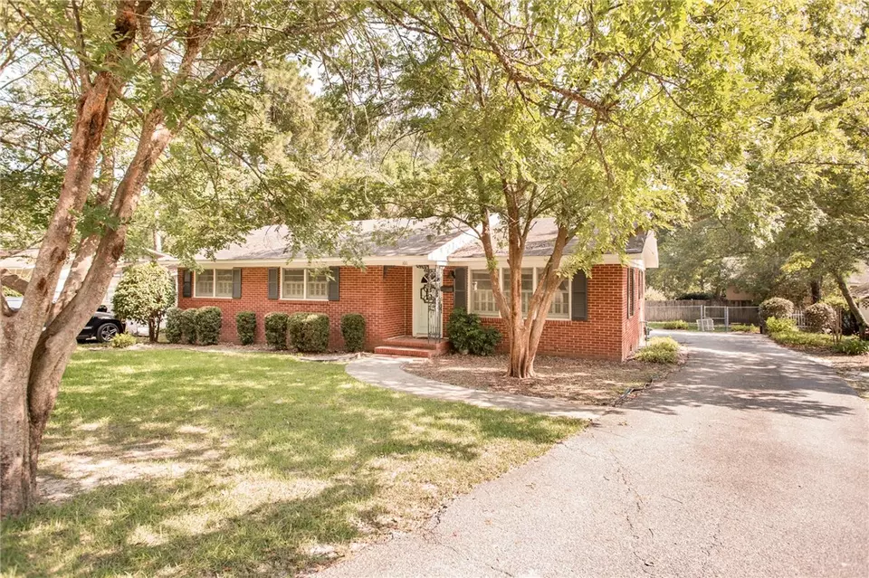 1011 Cherokee Cir, Waycross, GA 31501 | 24 Photos - Movoto