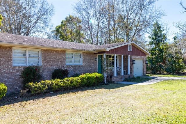 904 Stanton Ave, Waycross, GA 31503 | MLS# 1652489 | 34 Photos - Movoto