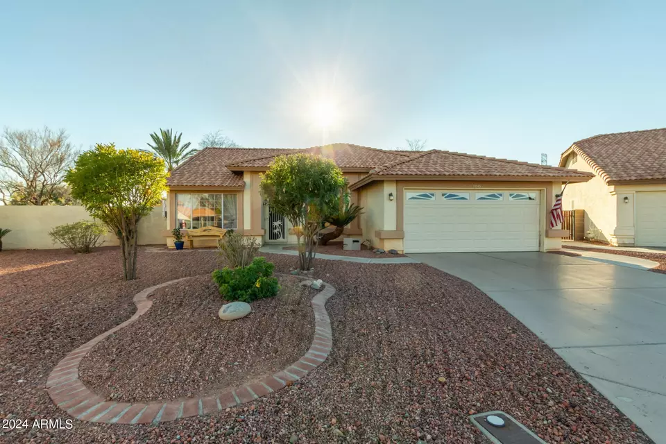 11043 W Yukon Dr, Sun City, AZ 85373 | 30 Photos - Movoto