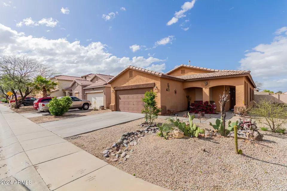 1476 E Avenida Grande Ave, Casa Grande, AZ 85122 | 28 Photos - Movoto