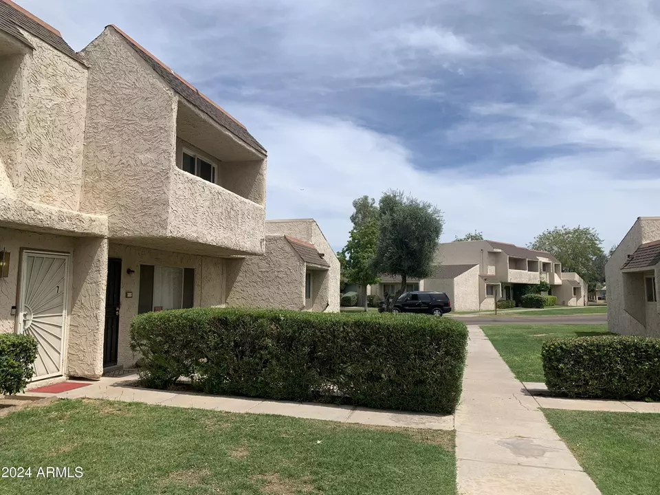 2155 W Farmdale Ave #8, Mesa, AZ 85202 | 4 Photos - Movoto