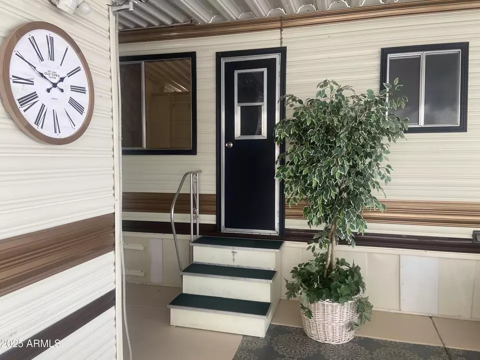 1135 S Sioux Dr, Apache Junction, AZ 85119 | MLS# 6947323 | 21 Photos ...