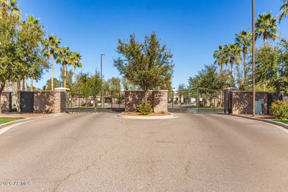 1724 E Chelsea Ln, Gilbert, AZ 85295 | MLS# 6971716 | 35 Photos - Movoto