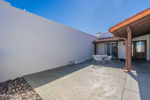246 E Paseo De Golf, Green Valley, AZ 85614 | 48 Photos - Movoto