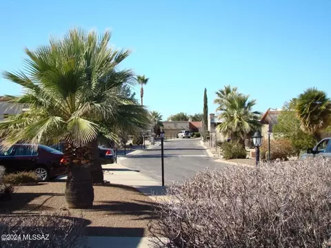 9476 E Shiloh St, Tucson, AZ 85710 | 27 Photos - Movoto