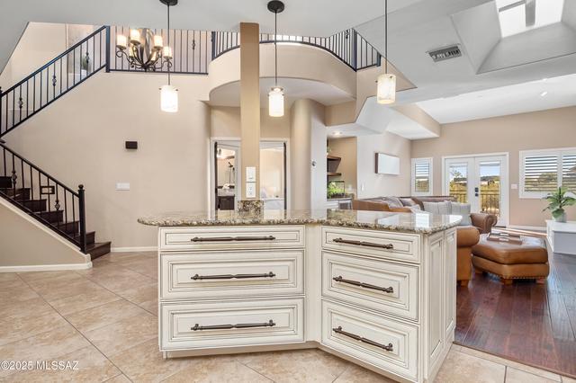 6547 N Turnberry Dr, Tucson, AZ 85718 | MLS# 22507013 | 51 Photos - Movoto