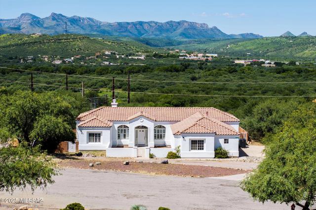 1422 Rem Ct, Rio Rico, AZ 85648 | MLS# 22516311 | 40 Photos - Movoto