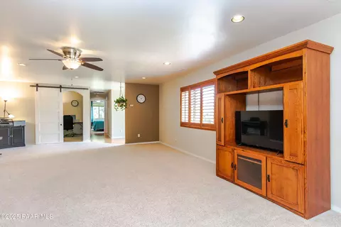 689 Frederick Ln, Prescott, AZ 86301 | MLS# 1073443 | 76 Photos - Movoto