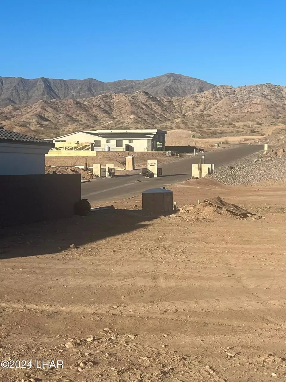 6328 Avienda De Las Colinas, Lake Havasu City, AZ 86406 | 4 Photos - Movoto