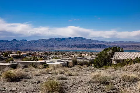 3711 Shiawassee Dr, Lake Havasu, AZ 86404 | 4 Photos - Movoto