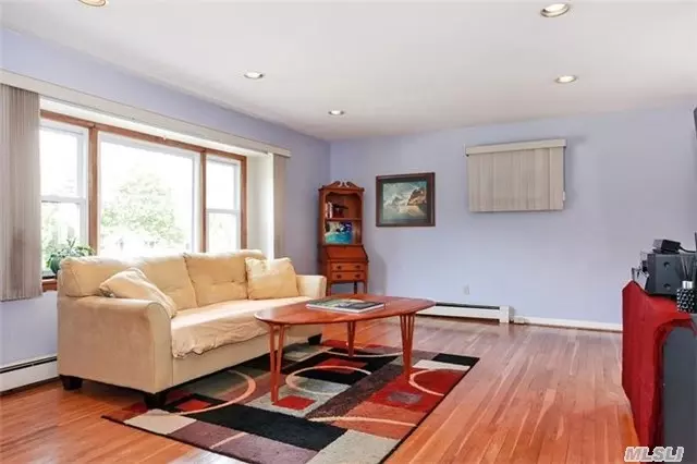 30 Chestnut St, Huntington, NY 11743 - Movoto