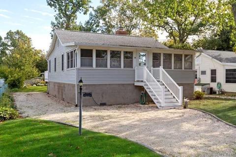 58 Beach Rd, Laurel, NY 11948 | 17 Photos - Movoto