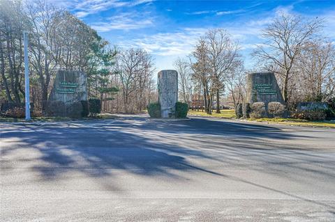 288 Lake Pointe Dr #288, Middle Island, NY 11953 | 1 photo | MLS ...