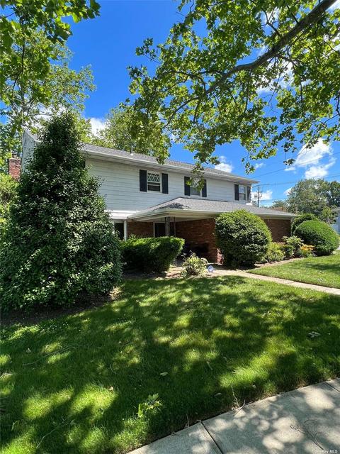 2 Delaware Cir, Freeport, NY 11520 | 7 Photos - Movoto