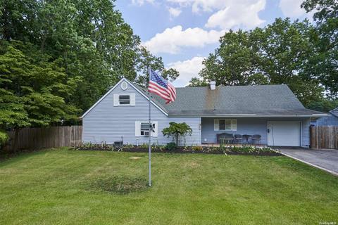 29 Campus Ln, Ronkonkoma, NY 11779 | 16 Photos | MLS #3418003 - Movoto