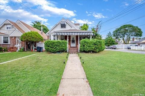 11527 237th St, Elmont, NY 11003 - Movoto.com