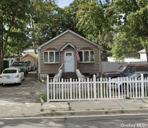 178 Commack Rd, Deer Park, NY 11729 | 1 photo | MLS #3429563 - Movoto