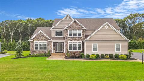 16 Southview Cir, Lake Grove, NY 11755 | 1 photo | MLS #3429908 - Movoto
