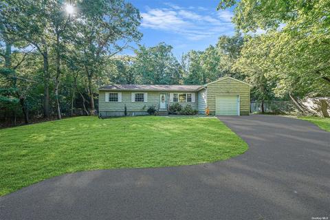 20 Middle Island Rd, Middle Island, NY 11953 | 21 Photos | MLS #3432503 ...