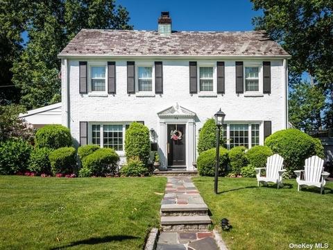 70 Ridge Cres, Manhasset, NY 11030 | 31 Photos | MLS #3439728 - Movoto