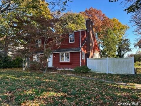 156 Farmers Ave, Lindenhurst, NY 11757 | 4 Photos | MLS #3441140 - Movoto