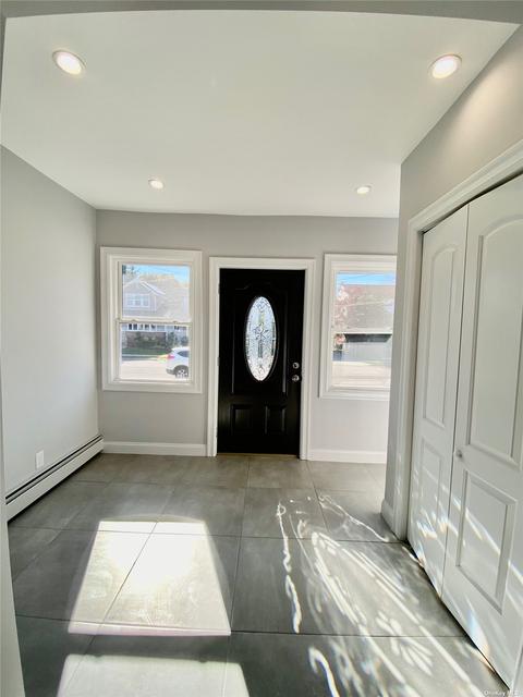 19 E Maujer St, Valley Stream, NY 11580 | 22 Photos | MLS #3441309 - Movoto