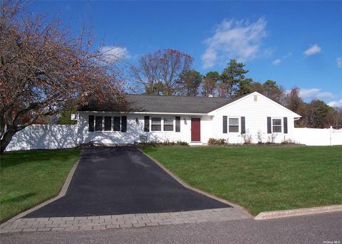 45 Felway Dr, Coram, NY 11727 | 17 Photos - Movoto