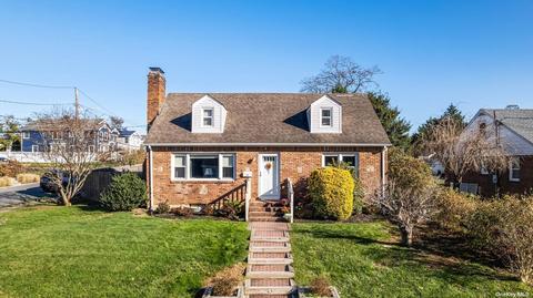 38 Ash St, Locust Valley, NY 11560 | 14 Photos | MLS #3445029 - Movoto