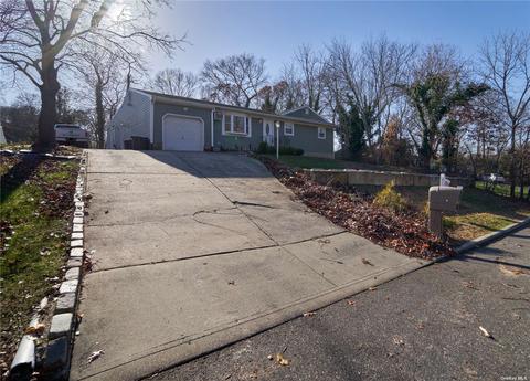 39 Cedar Branch St, Middle Island, NY 11953 | 2 Photos | MLS #3438883 ...
