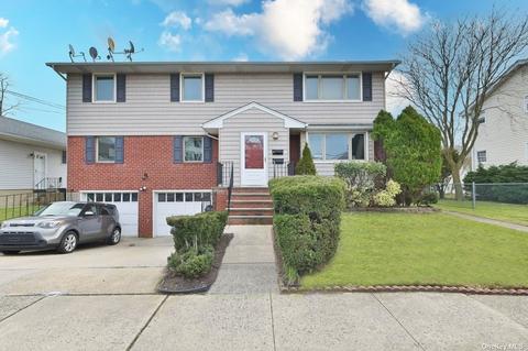 10 Doxsey Pl, Lynbrook, NY 11563 | 1 photo | MLS #3453901 - Movoto