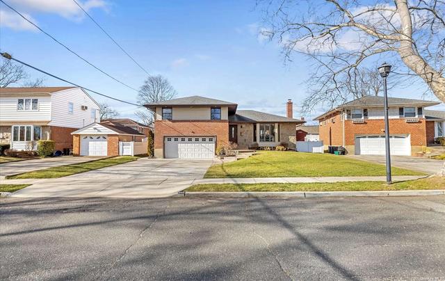 Undisclosed, Wantagh, NY 11793 | 25 Photos - Movoto